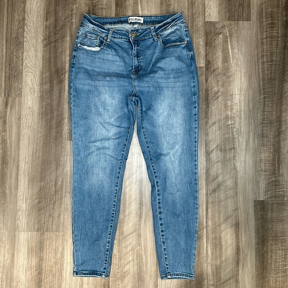 Disclosure | Jeans | Disclosure Skinny Tapered Jeans 7 Or 33 | Poshmark
